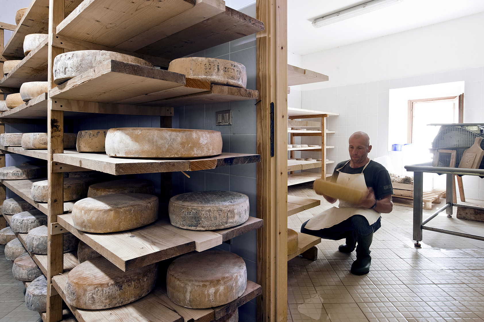 Stagionatura formaggio silter dop (1) - Consorzio Tutela Formaggio ...